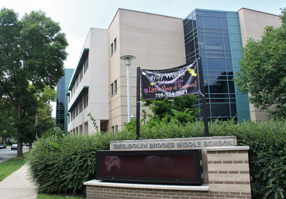 Oak Park middle school put on ‘hold’ after student threatened ...