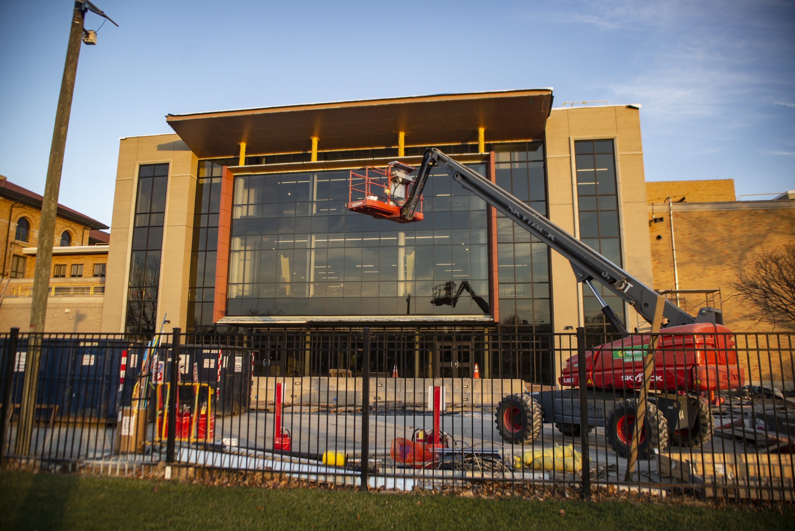 Special meeting on OPRF building projects yields frustration ...