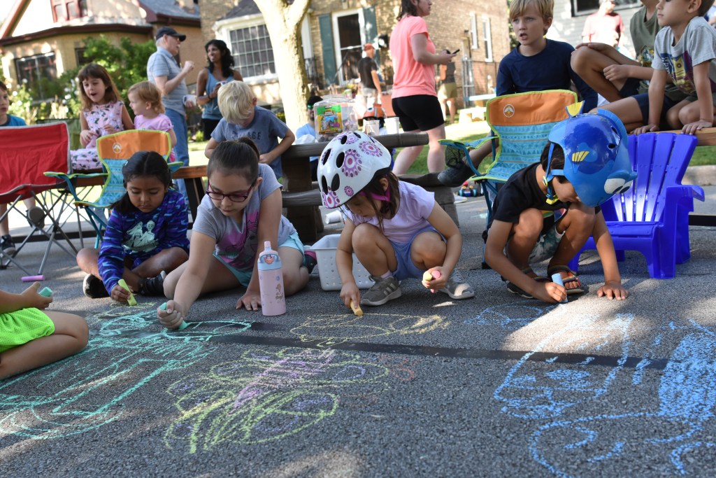 Drawing a crowd - Wednesday Journal