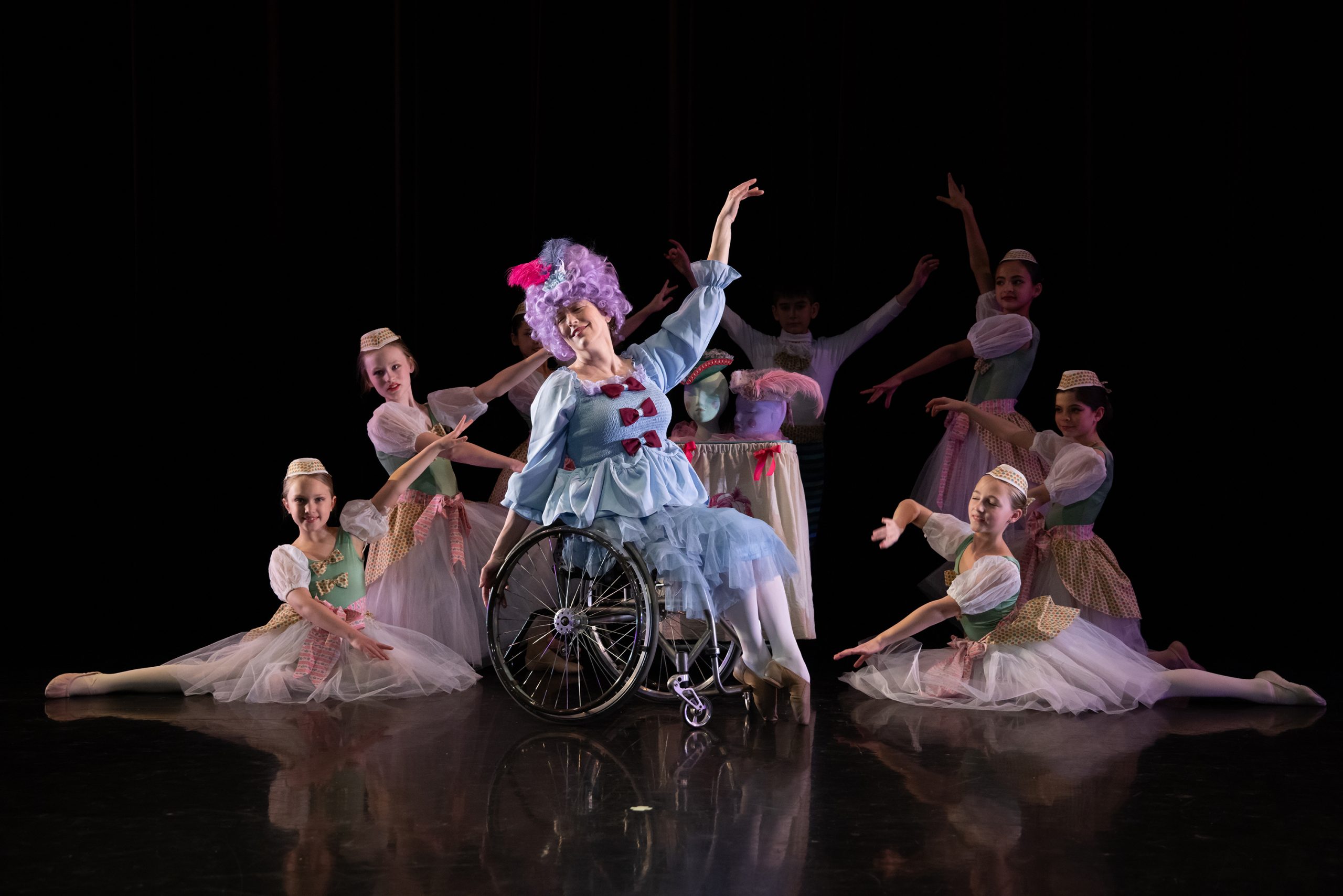 Inclusive dance company celebrates 40 years - Wednesday Journal