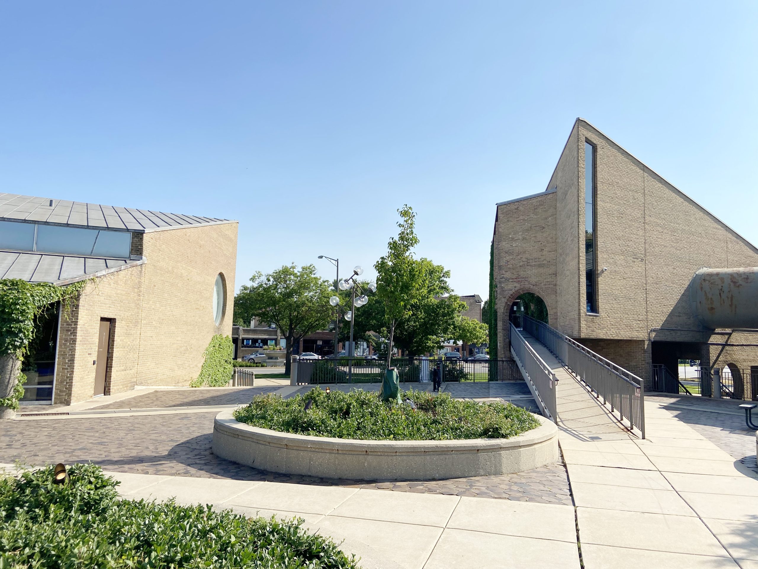 In lame duck session, Oak Park board to see Village Hall options ...