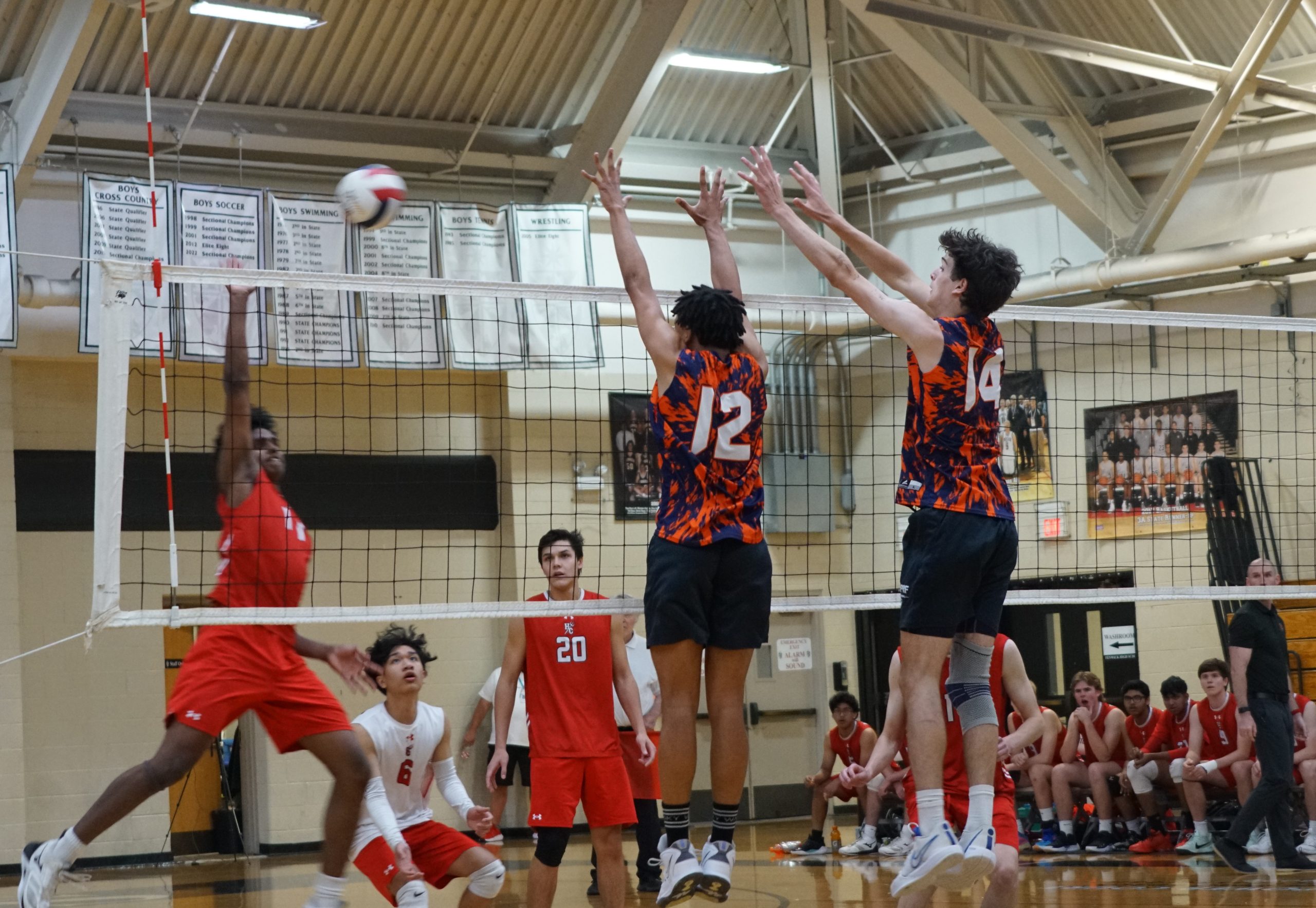OPRF boys volleyball makes sectional final - Wednesday Journal