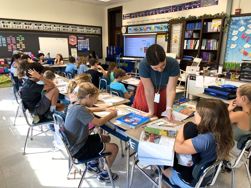 Teacher contract talks in D90 stall as mediator called in - Wednesday ...